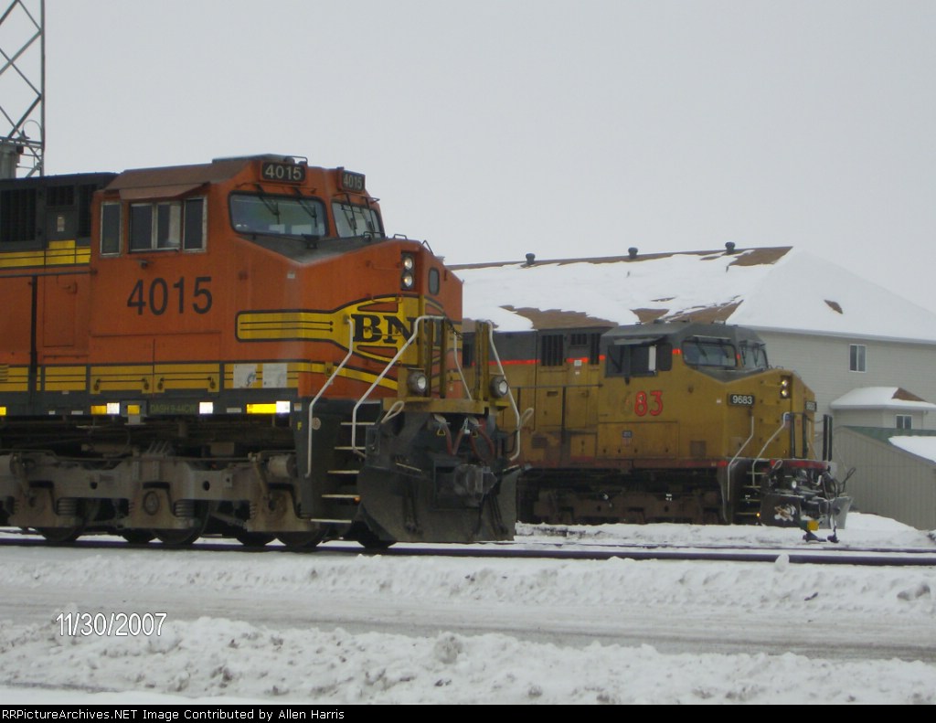 BNSF 4015 UP 9683